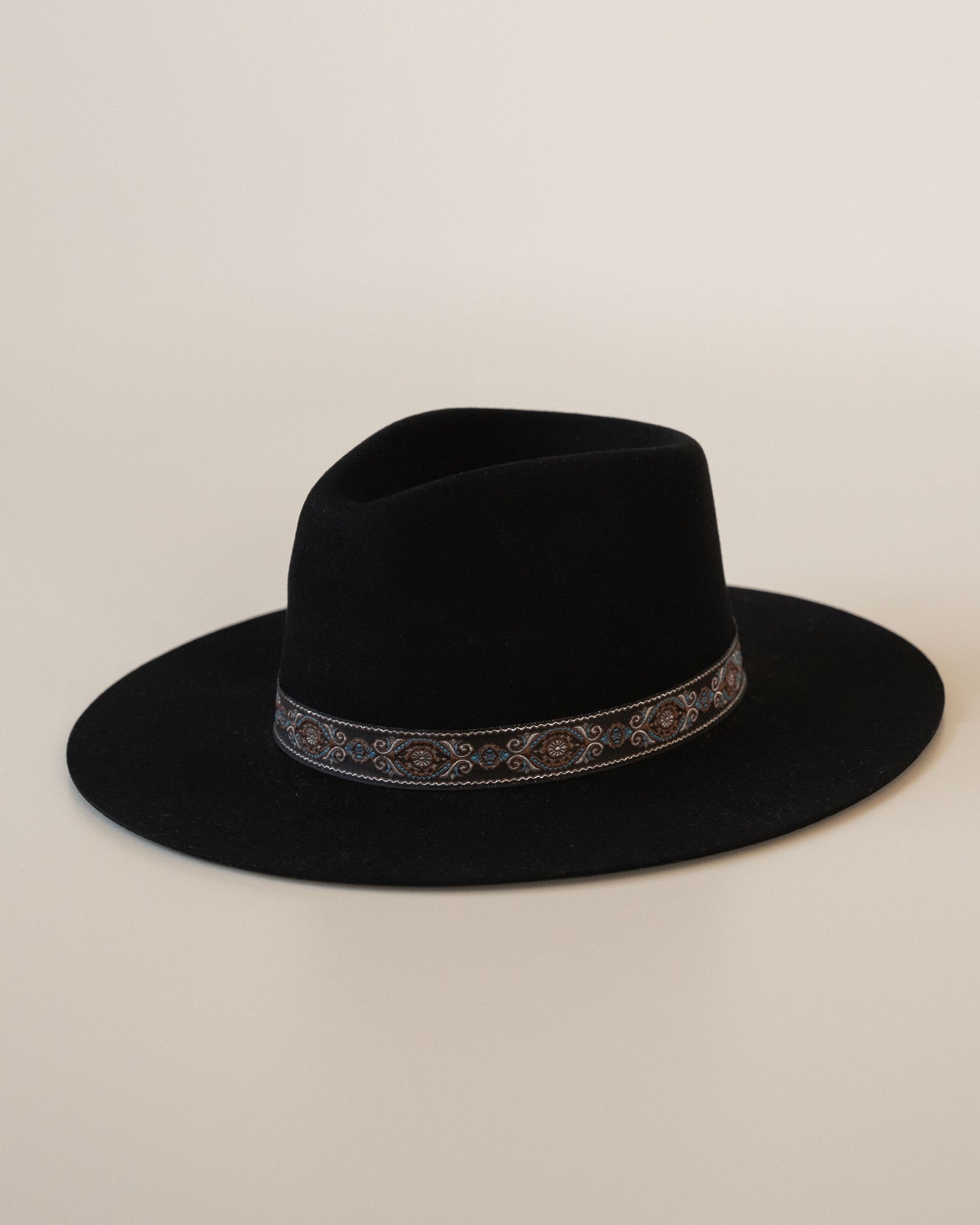 Black Rancher | Boho Stiliaus Juoda Skrybėlė Moterims - Reverie Hats